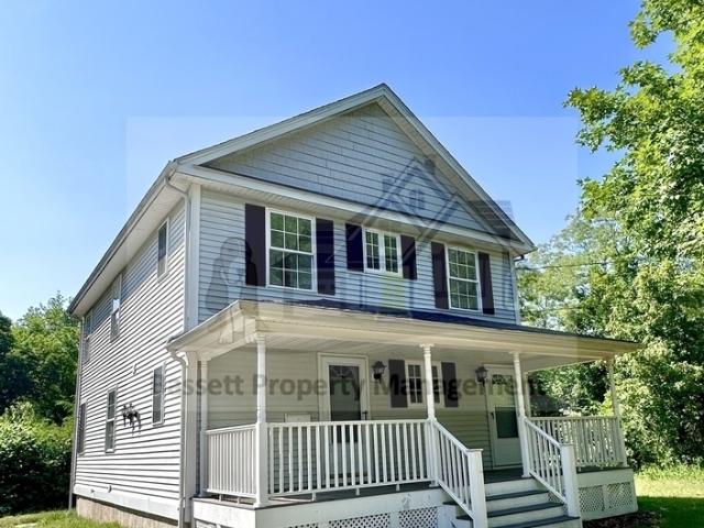 68 Lake Street 2nd Fl, 2 beds, 1 full bath