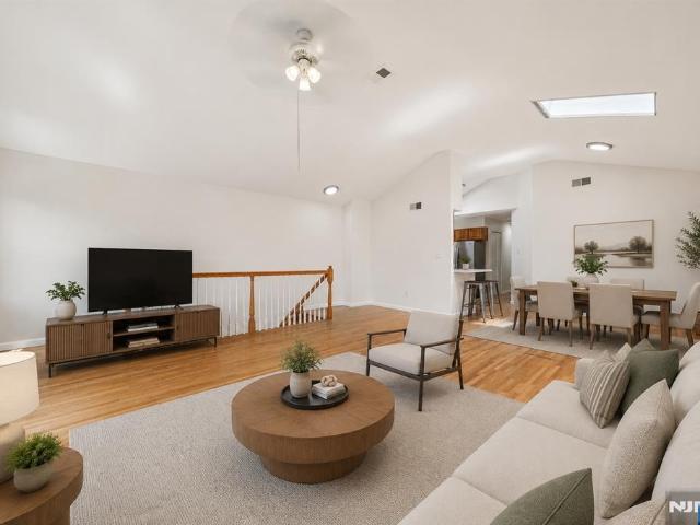 68 Lincoln Street # 2