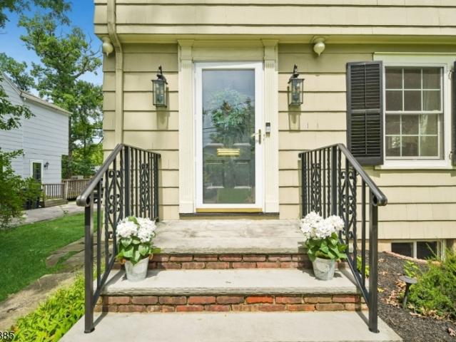 68 Linden Ave