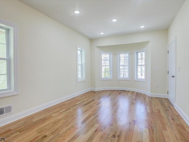 68 Lindsley Ave