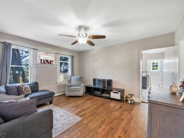 68 Macfarlan Ave