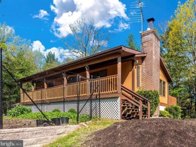 68 Maplewood Ln, Hedgesville, WV 25427