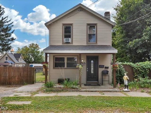 68 Marvin St, Saratoga Springs, NY 12866
