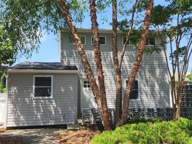 68 Montauk Dr, Mastic Beach, NY 11951