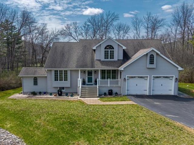 68 Mossy Point Rd, Ticonderoga, NY 12883