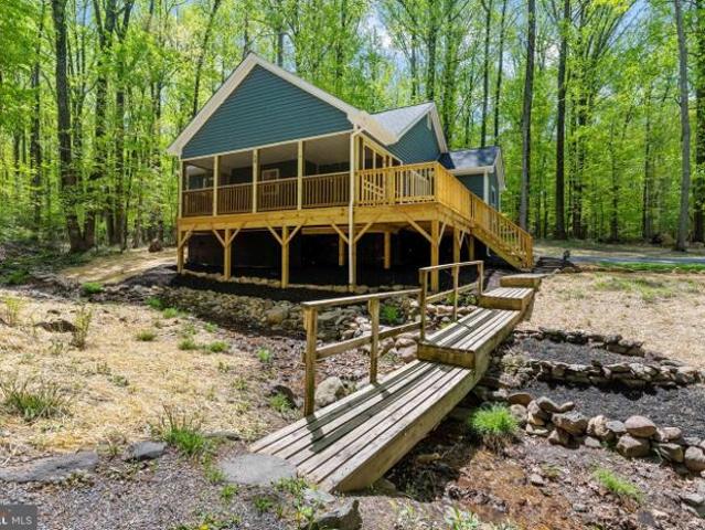 68 Mountain Dew Ln, Harpers Ferry, WV 25425