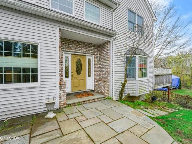 68 N Water St #B, Greenwich, CT 06830