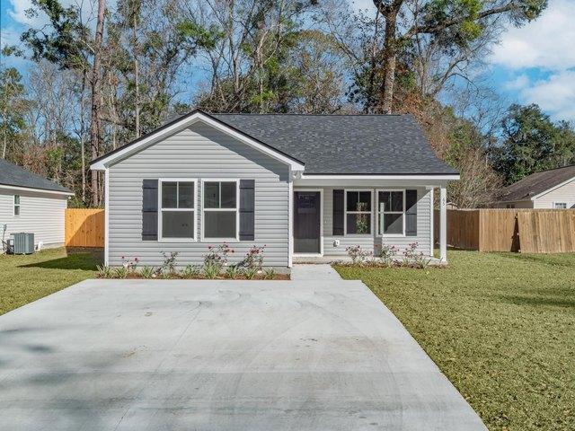 68 Navajo Trl, Crawfordville, FL 32327