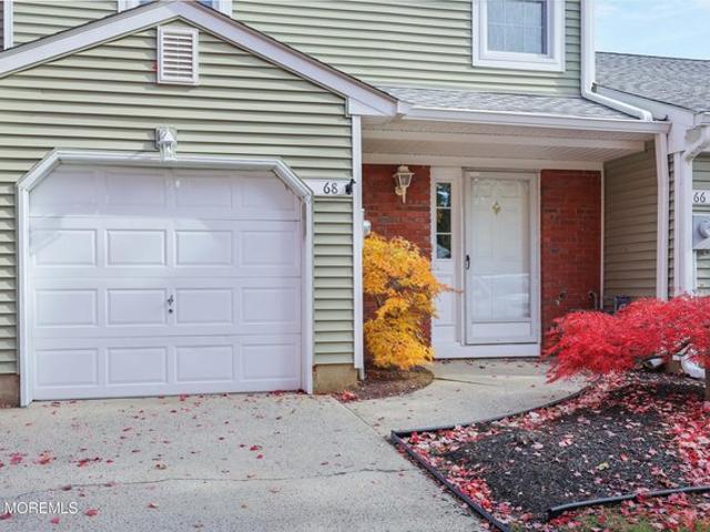 68 Oak Ln, Eatontown, NJ 07724