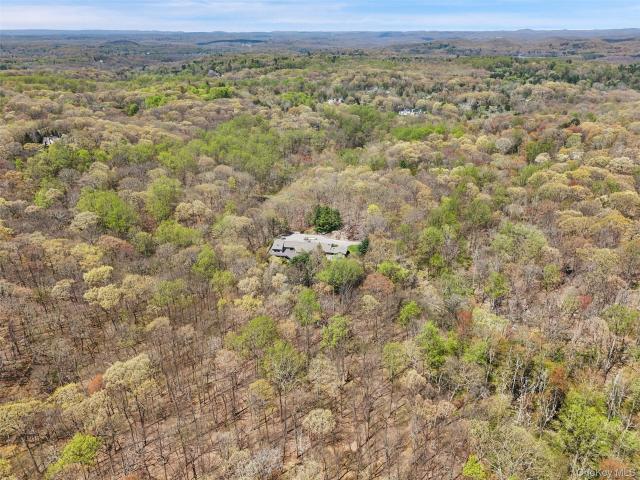68 Old Aspetong Rd, Katonah, NY 10536 | MLS #979605 | Compass