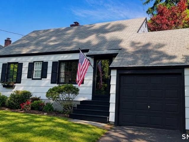 68 Old Elm Rd, Fairfield, CT 06825