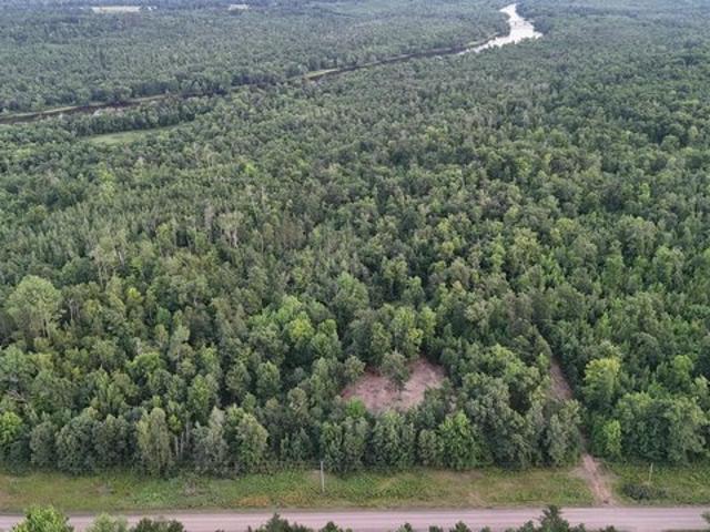 68 Old Ferry Rd, Hinckley, MN 55037