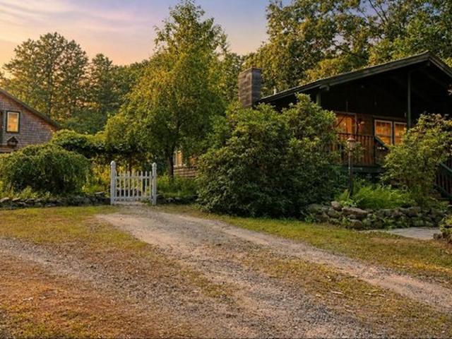 68 Old Portland Rd, Waterboro, ME 04061