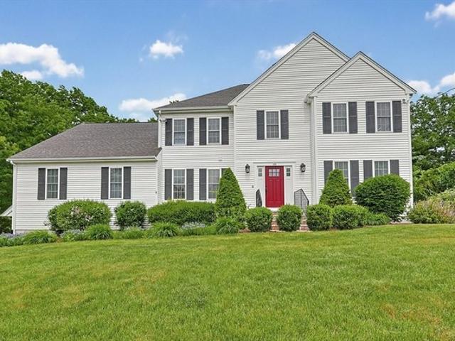 68 Old Wood Rd, North Attleboro, MA 02760