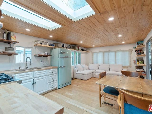 68 Paradise Cove Rd, Malibu, US, CA