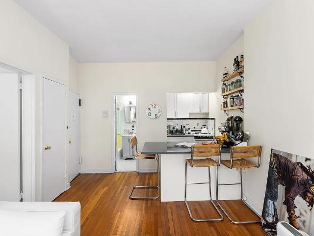 68 PERRY Street 4F