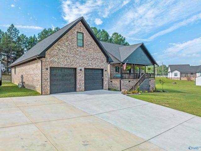 68 Pierce Rd, Albertville, AL 35951