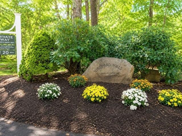 68 Pond View Dr, Oak Bluffs, MA 02557
