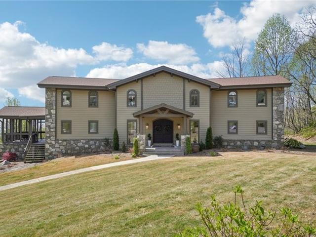 68 Raven Rd, Landrum, SC 29356