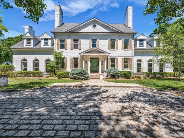 68 S Howells Point Rd, Bellport village, NY 11713