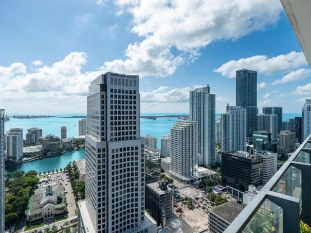 68 SE 6th St #3711, Miami, FL 33131