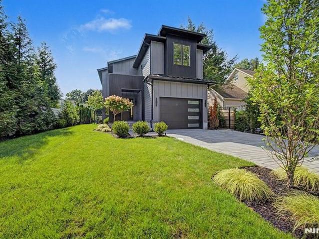 68 Storig Ave, Closter, NJ 07624