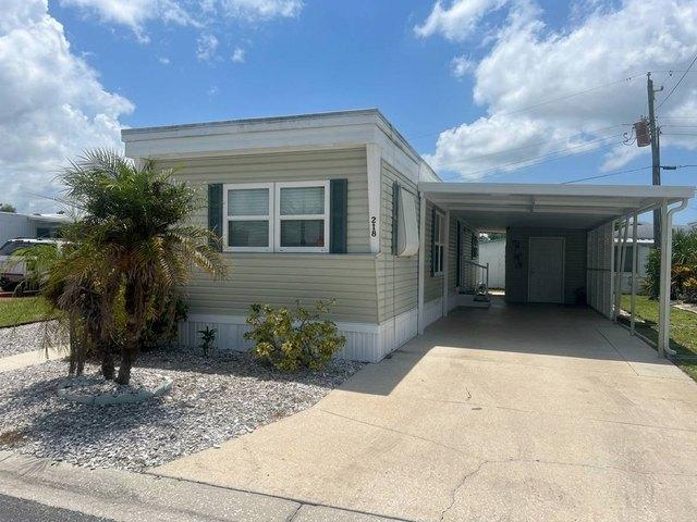 6904 Cortez Rd W, Bradenton, FL 34210