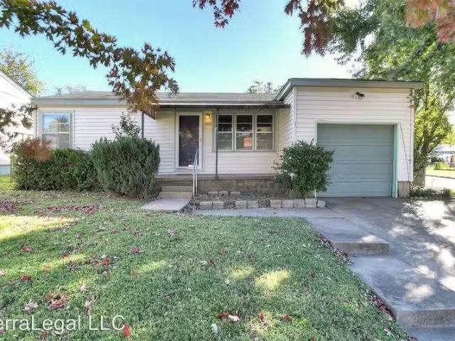 6904 E. 7th St 6904 E 7th St