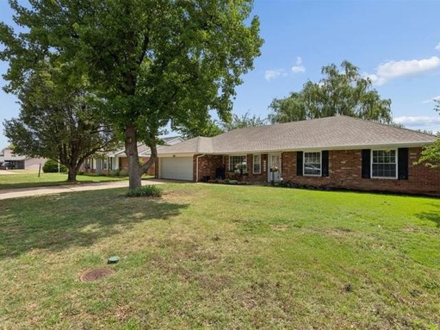 6904 Saint Marys Pl, Oklahoma City, OK 73132