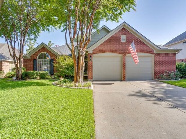 6904 Spring Valley Way, Fort Worth, TX 76132