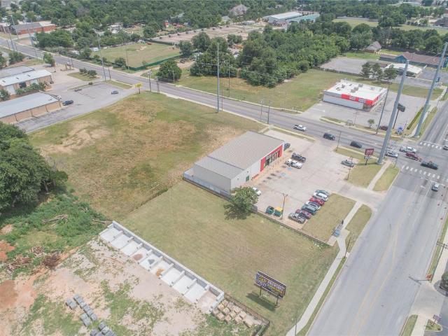 6905 NW 10th Street