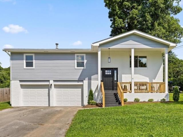 6905 Creeklands Ln, Hixson, TN 37343