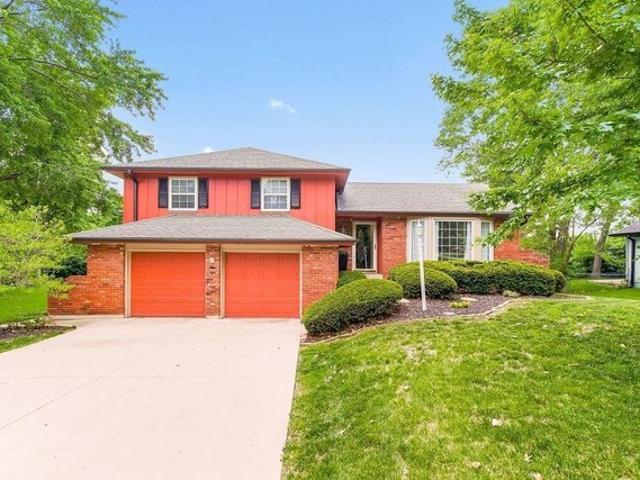 6905 E 129th St, Grandview, MO 64030