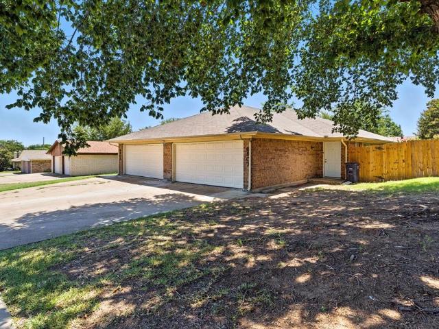 6905 W Cleburne Road