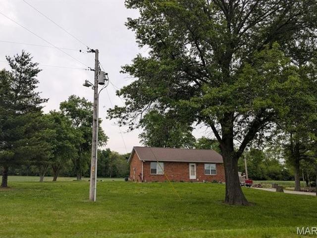 6906 Holcomb School Rd, Freeburg, IL 62243