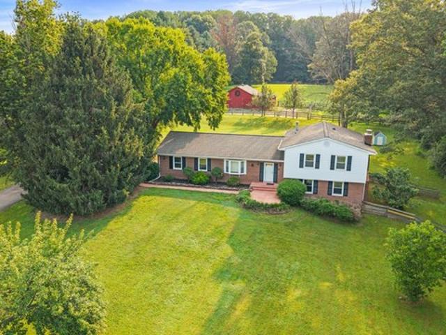 6907 Clifton Rd, Clifton, VA 20124