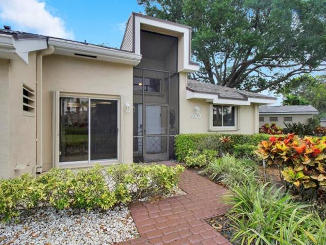 6907 Fountains Cir, Lake Worth, FL 33467