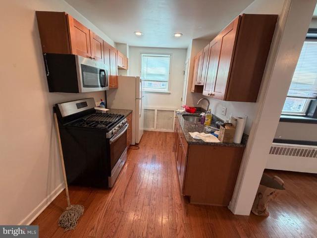 6908 Oakland Street # 2