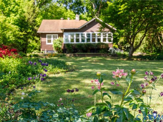 6908 B Woodrow Ter, Henrico, VA 23228 | MLS #2608 | Compass