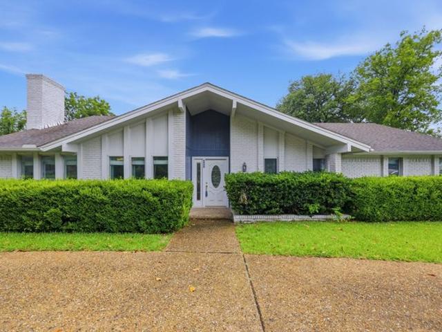 6908 Heatherknoll Dr, Dallas, TX 75248