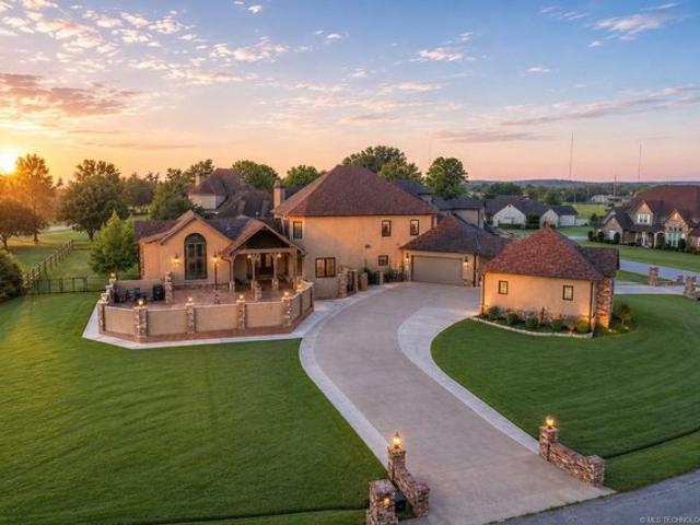 6908 S 310th East Ave, Broken Arrow, OK 74014