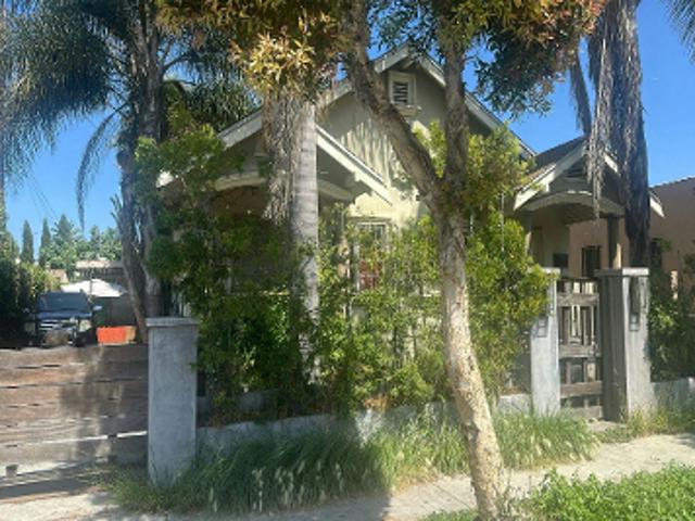 6908 6910 Stafford Avenue