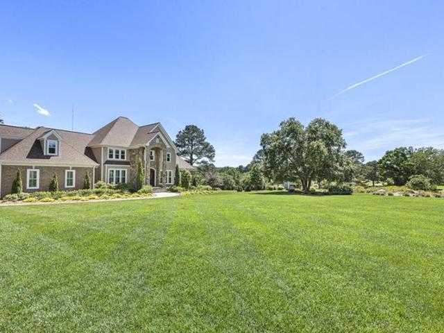 6909 Darcy Ln, Raleigh, NC 27606