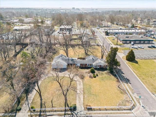 6909 W 82nd St, Overland Park, KS 66204 | MLS #2539
