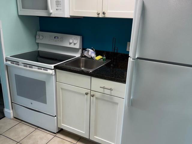 6900 Ocean Blvd. N 209