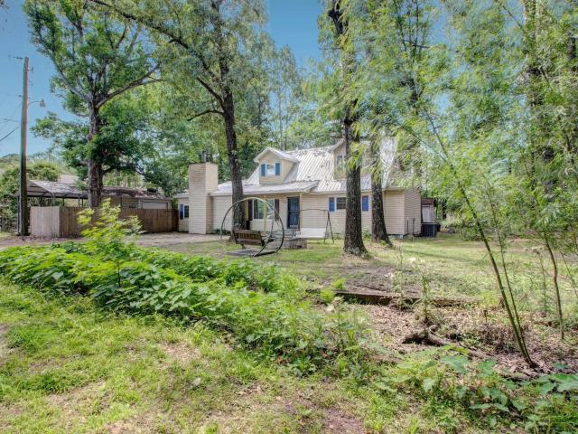6900 Cherokee Ln