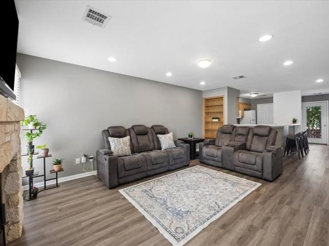 6900 E Riverside Dr Unit 31, Austin, TX 78741