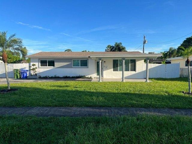 6900 SW 3rd St, Pembroke Pines, FL 33023