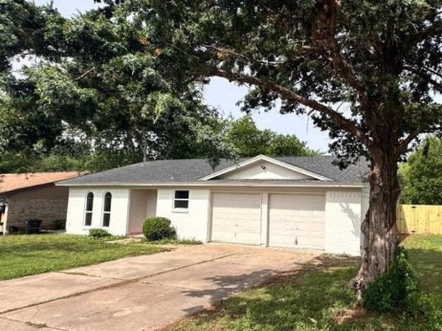 6900 Windy Hill Rd, Forest Hill, TX 76140