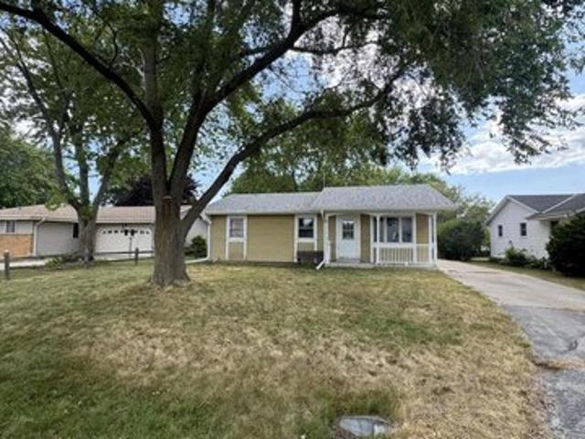 6901 Middle Rd, Caledonia, WI 53402